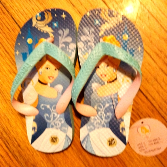 Disney | Shoes | New Girls Disney Cinderella Flipflops Size 9 | Poshmark